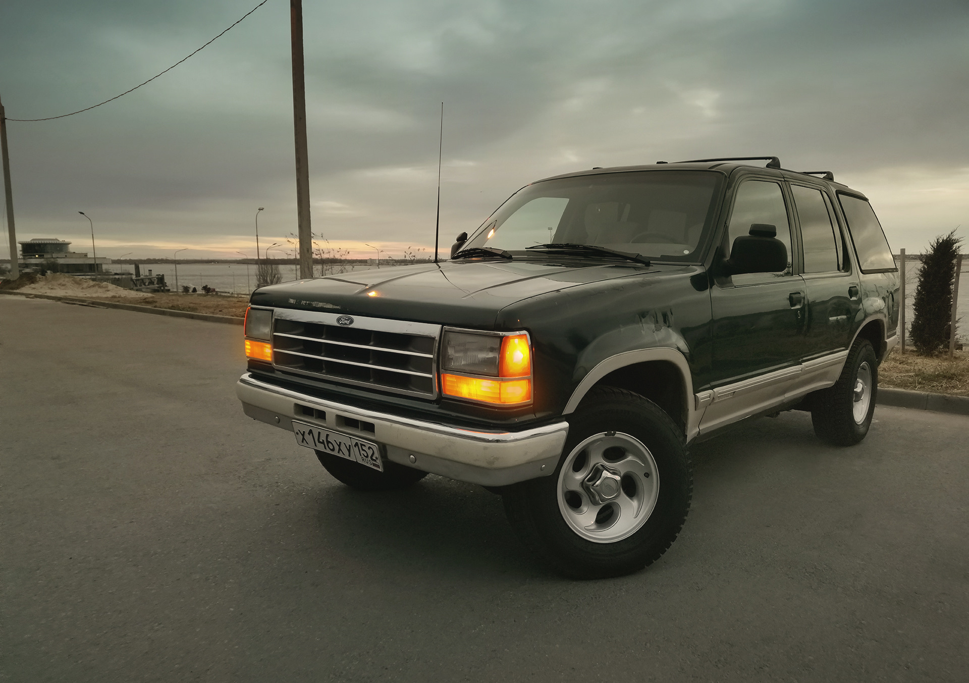 Заговорённые амортизаторы. Колпаки на диски. — Ford Explorer (1G), 4 л ...