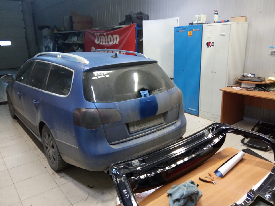 Замена крышки багажника — Volkswagen Passat Variant (B6), 2 л, 2007 ...