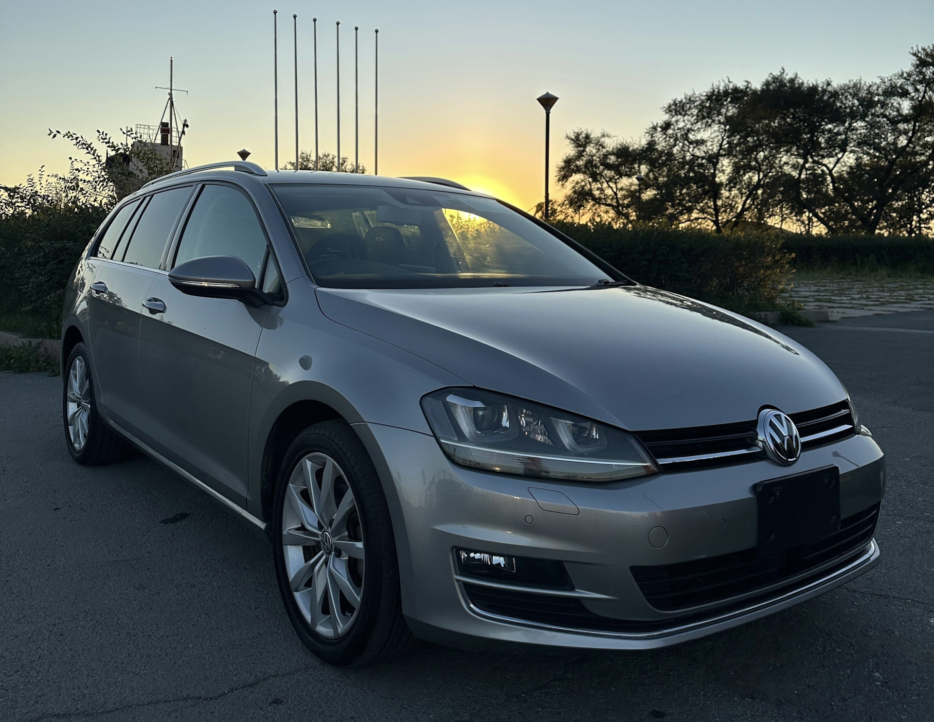 Снова из страны восходящего солнца. — Volkswagen Golf Variant (Mk7), 1 ...