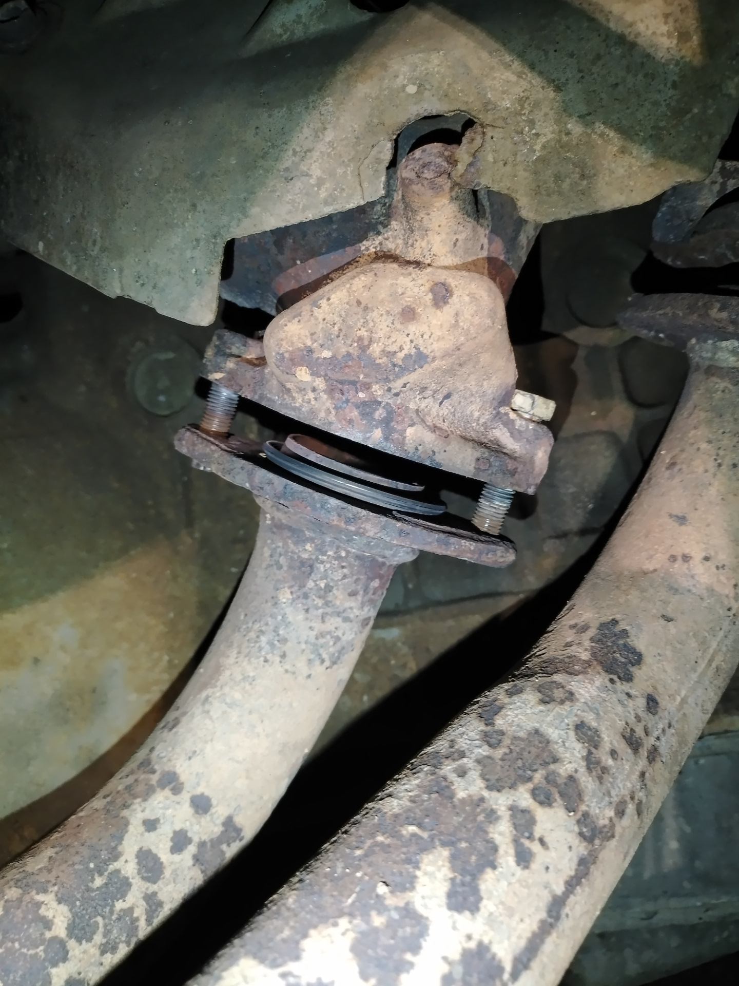Прокладки глушителя 2 — Toyota Land Cruiser 80, 4,5 л, 1996 года ...