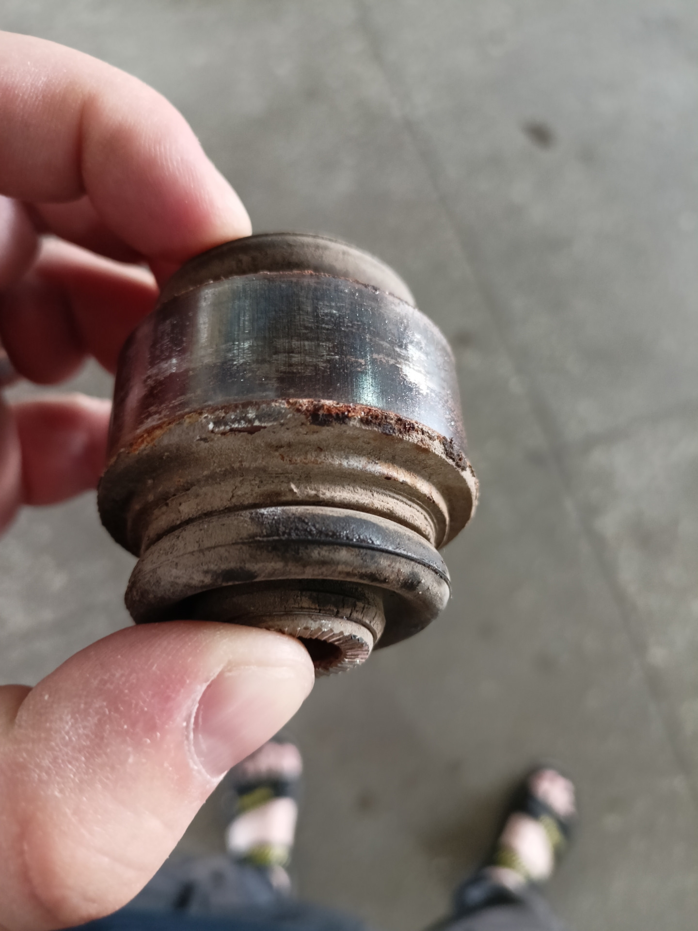 Замена саленблоков подпружиненных задних рычагов — Toyota RAV4 (IV), 2 ...