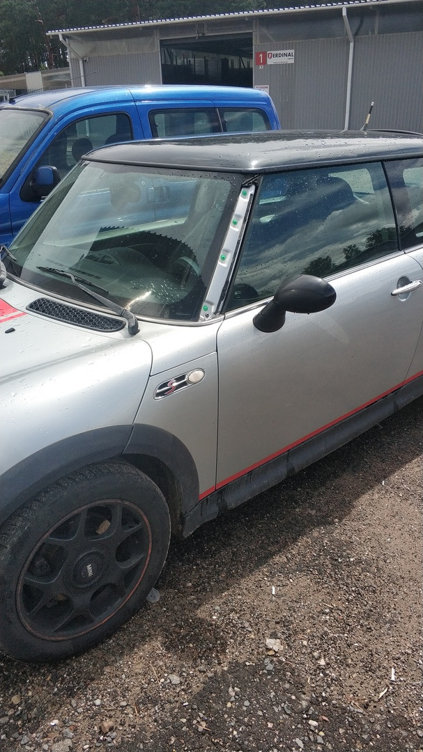 Молдинг лобового стекла — MINI Cooper S Mk I, 1,6 л, 2002 года ...