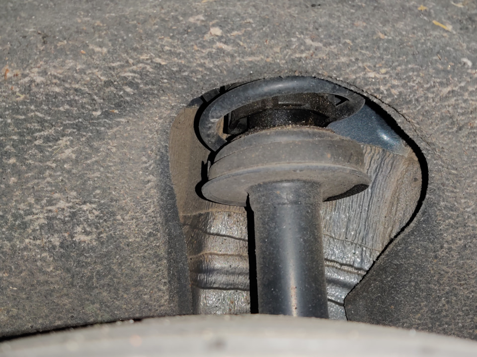 Амортизаторы, порог с подсветкой, деревянная планка. — BMW 5 series ...