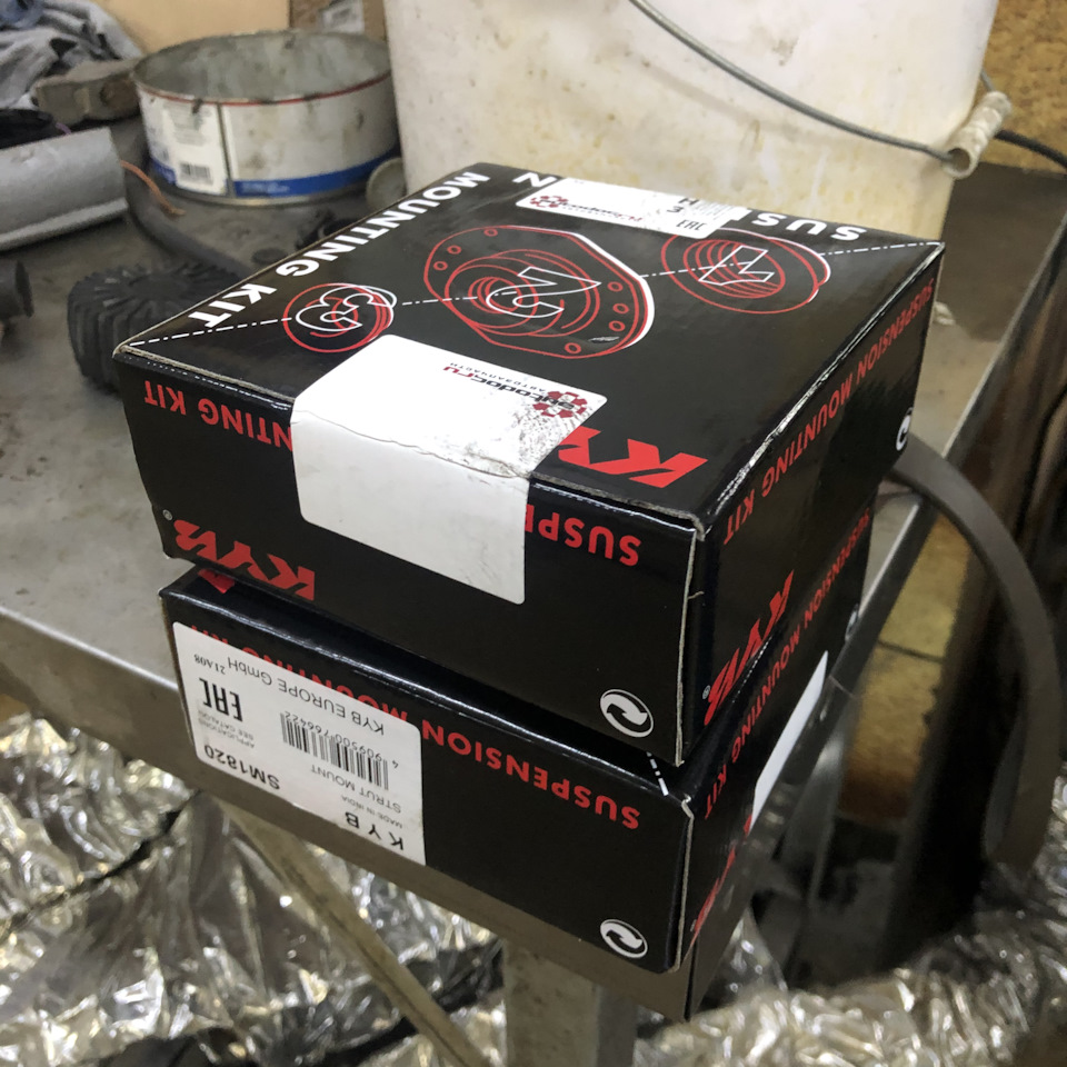 SM1820 Верхняя опора передняя (левая/правая) KYB | Запчасти на DRIVE2