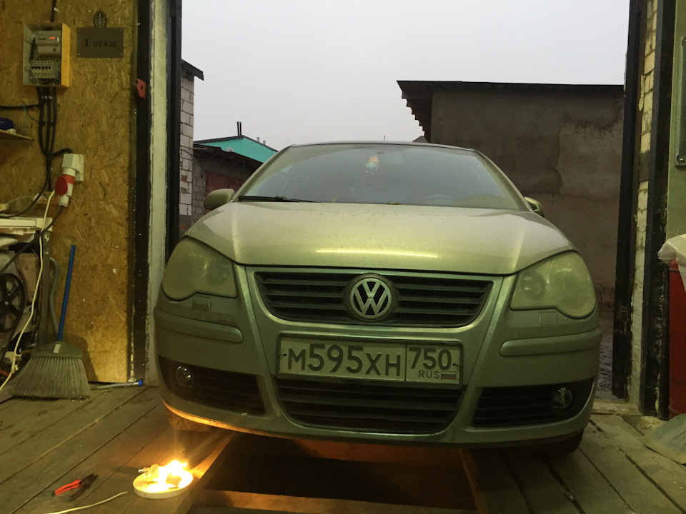Установка ПТФ — Volkswagen Polo Hatchback Mk4F, 1,4 л, 2008 года ...