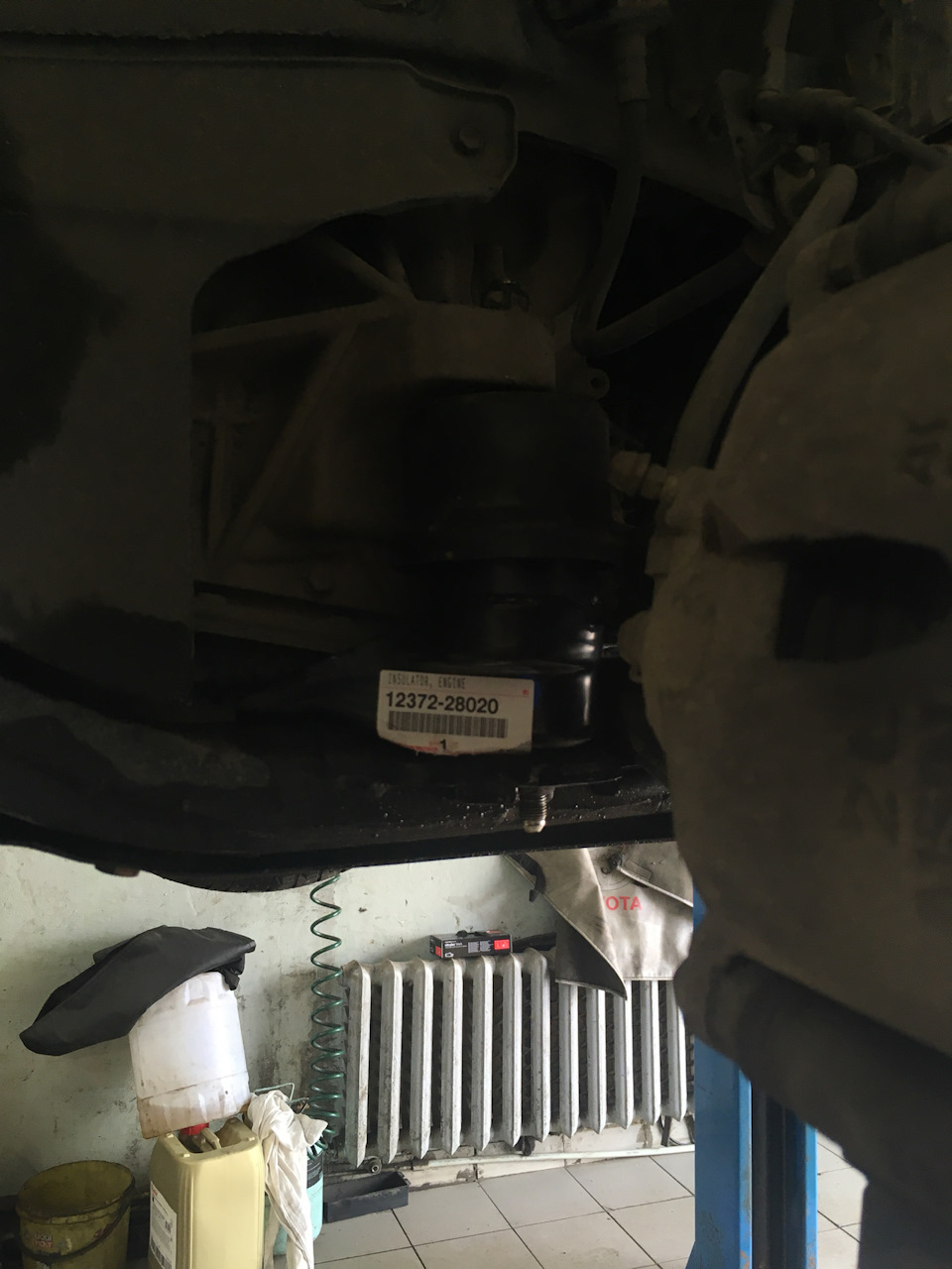 1237228020 Подушка двигателя TOYOTA CAMRY 03-/ESTIMA T/L /HARRIER 03 ...