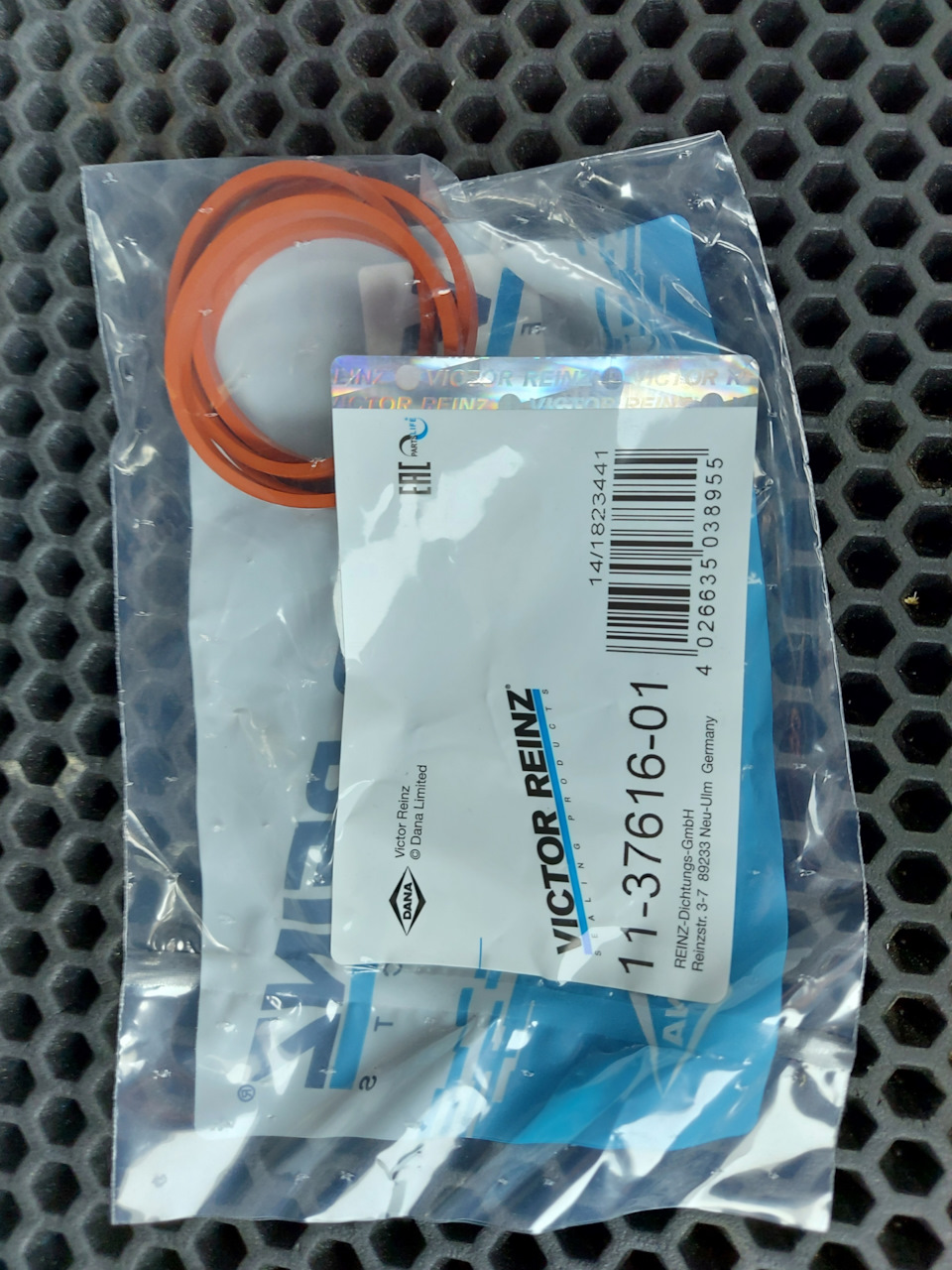 113761601 Комплект прокладок, впускной коллектор VICTOR REINZ ...