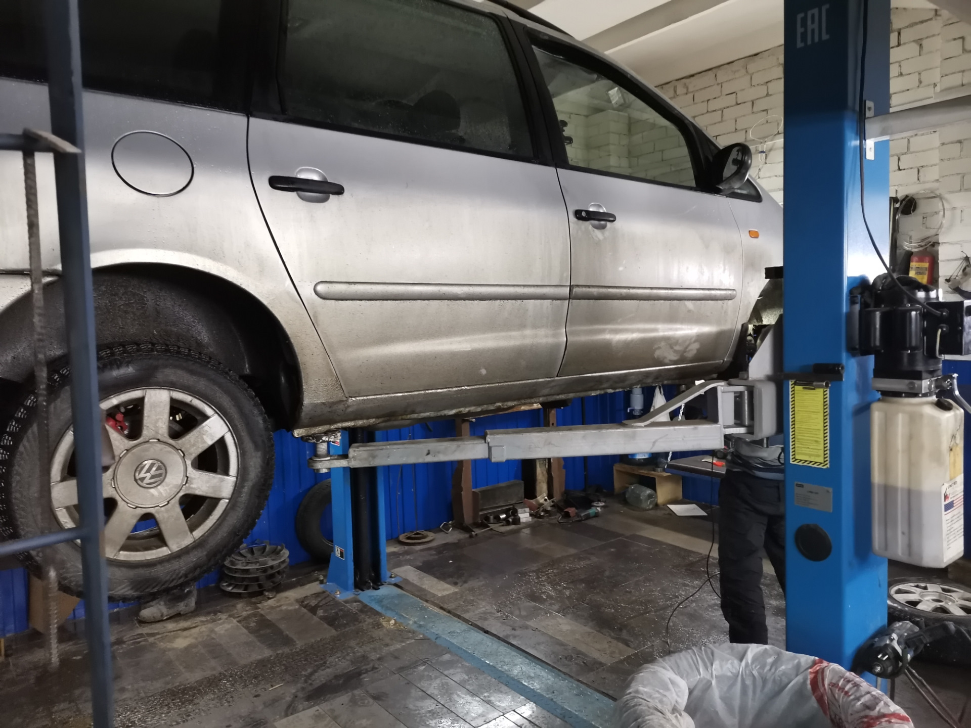 Замена рулевой тяги — Volkswagen Sharan (1G), 1,9 л, 1998 года | визит ...
