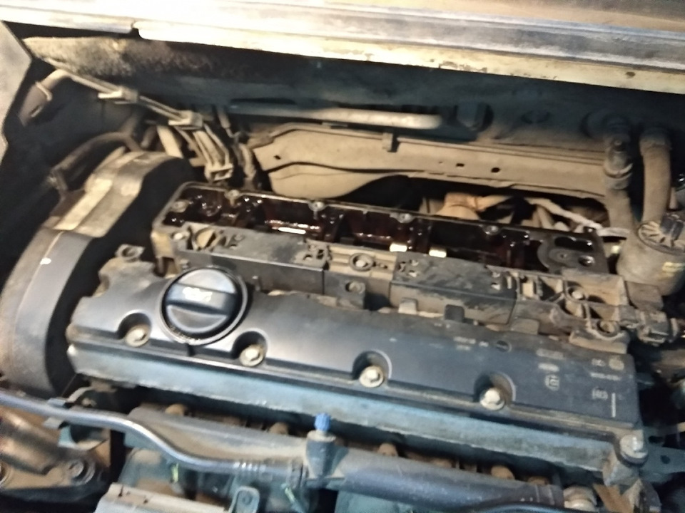 Замена клапанной крышки и конец масложеру. — Citroen C5 (1G), 2 л, 2003 ...
