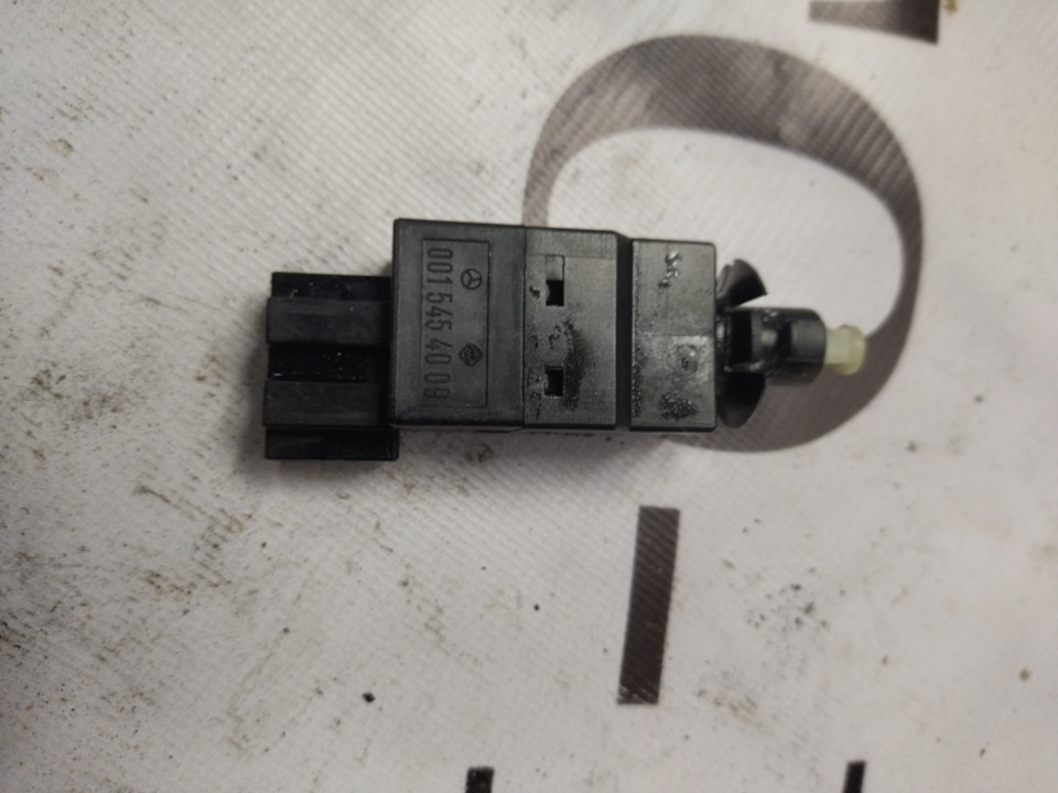 A0015454009 Концевик стоп-сигнала Mercedes | Запчасти на DRIVE2