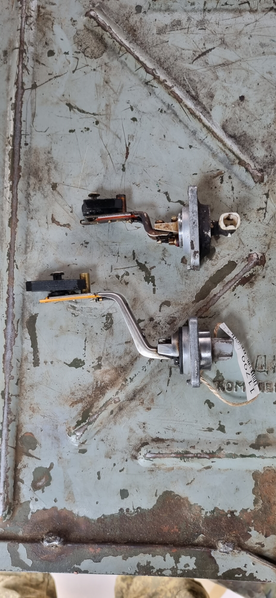 Датчик уровня масла 6G72 — Mitsubishi Pajero (2G), 3 л, 1998 года ...