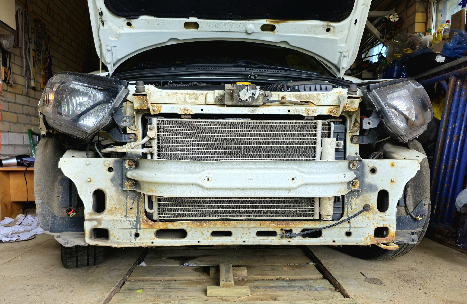 #21. Спасение "телевизора" своими руками — Lada Гранта Лифтбек (2G), 1 ...