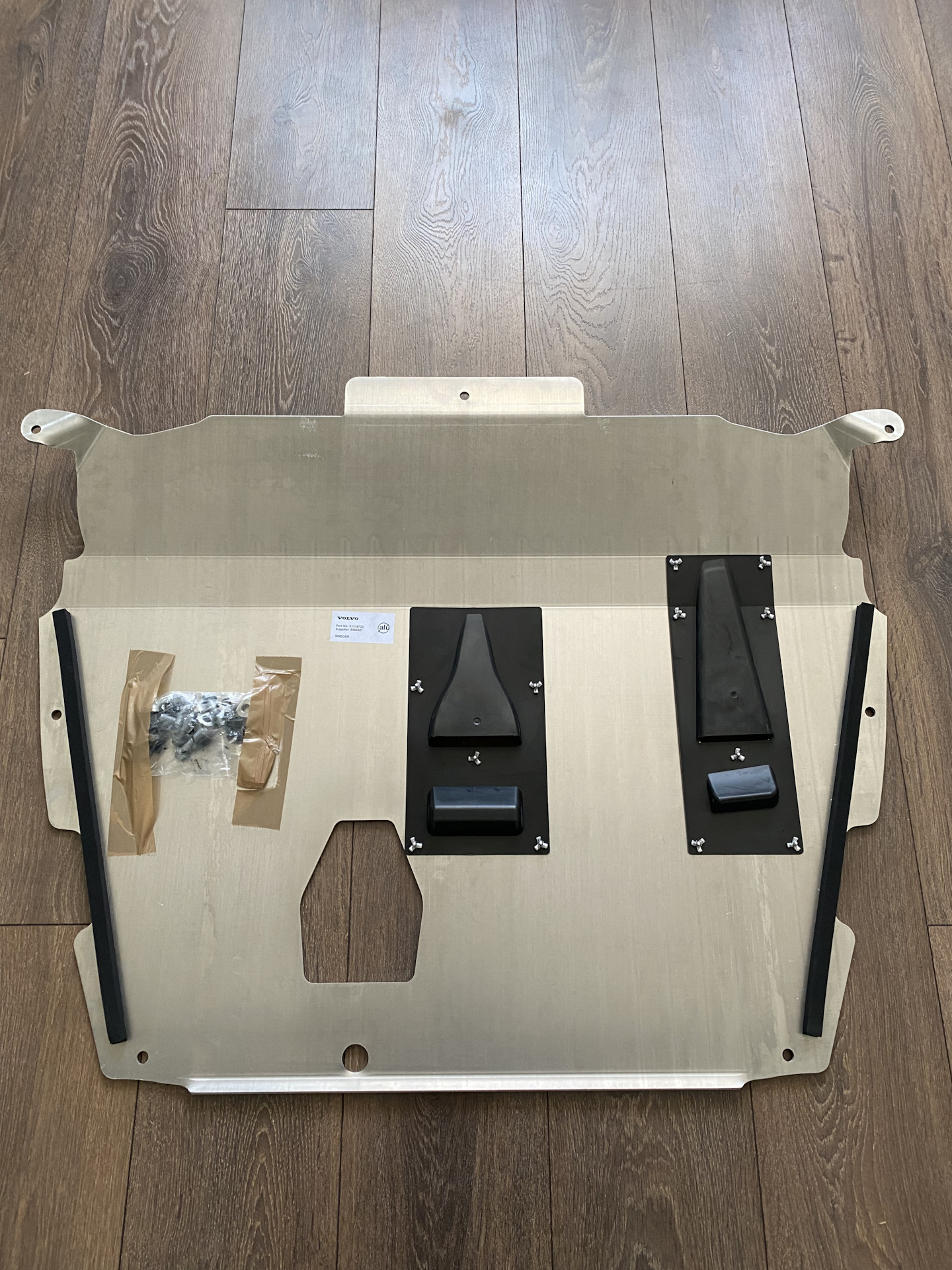 Установка оригинальной защиты картера — Volvo XC60 (1G), 2,4 л, 2016 ...