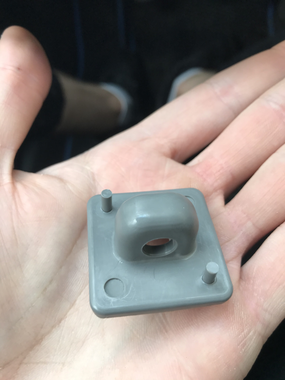 96165268 Держатель стойки-фиксатора капота GM | Запчасти на DRIVE2