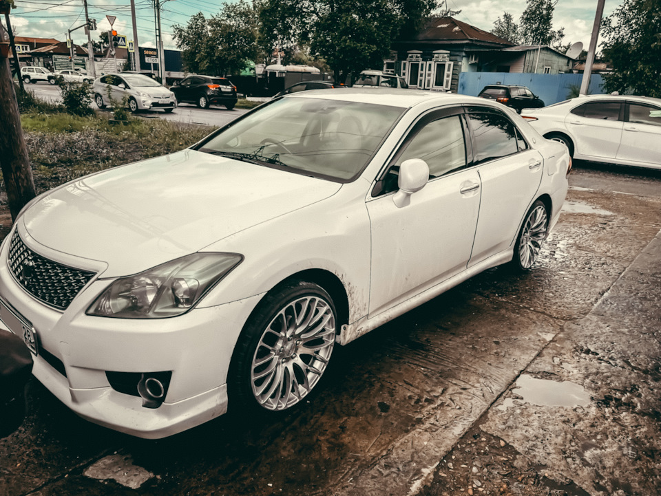 Тапки Venerdi r20! — Toyota Crown (S200), 2,5 л, 2010 года | колёсные диски | DRIVE2