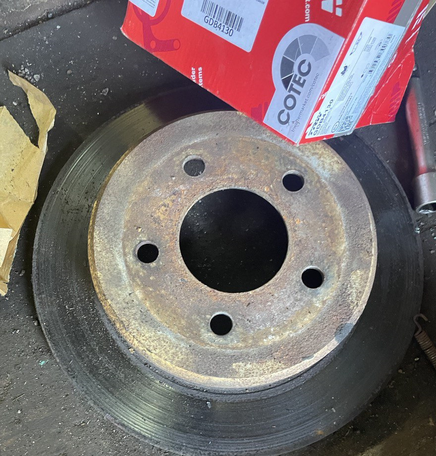 GDB4130 Комплект тормозных колодок, дисковый тормоз TRW | Запчасти на ...