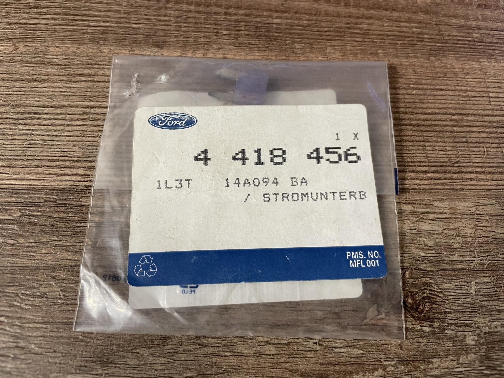 №101 — Заменил предохранитель Ford — 4418456, F30 (3A) "Блок управления ...