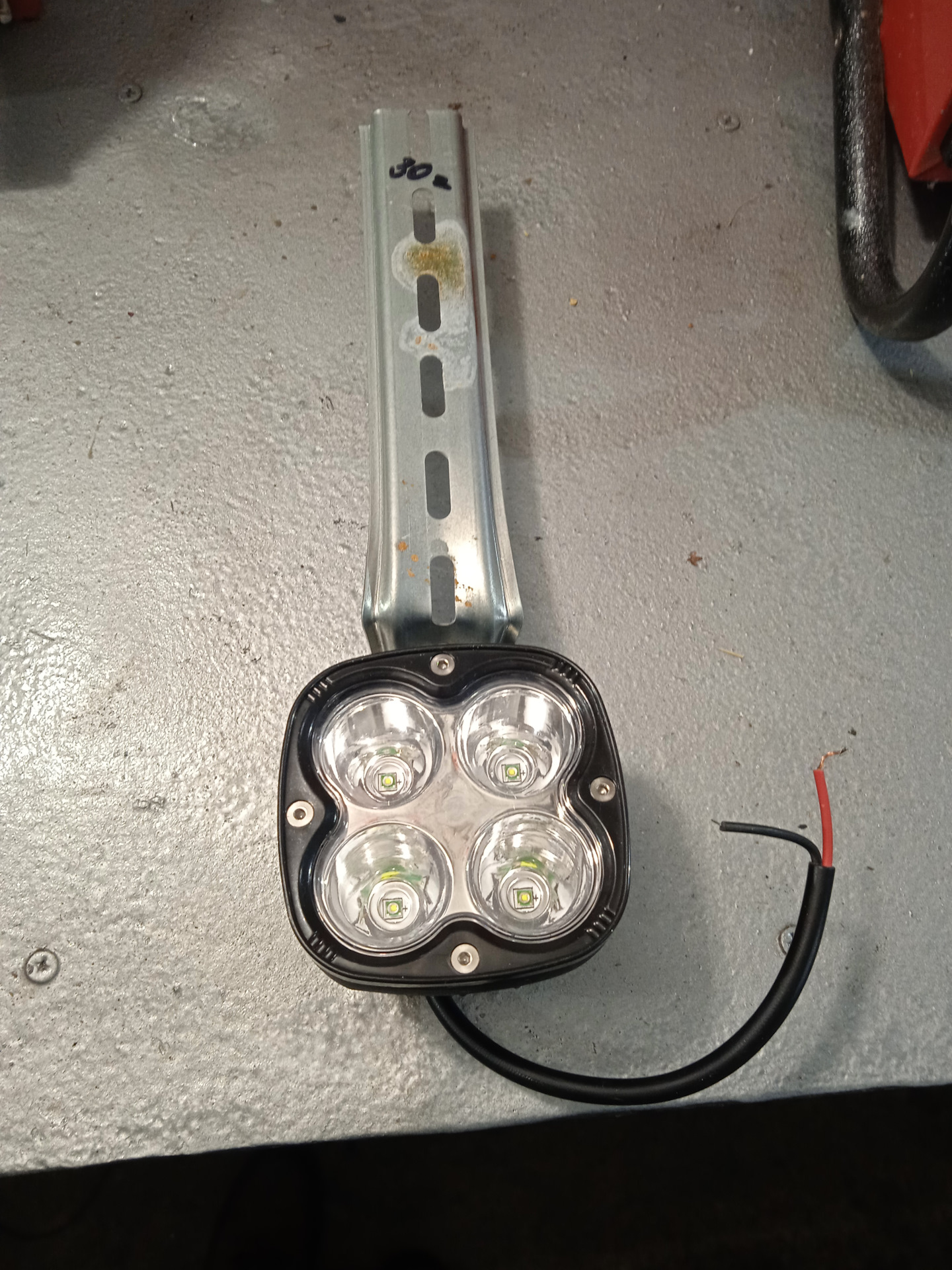 Дополнительный фонарь заднего хода — Renault Dokker, 1,6 л, 2018 года ...