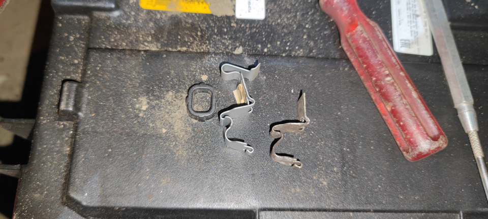 Колодки и диски — Audi Q7 (2G), 3 л, 2015 года | своими руками | DRIVE2