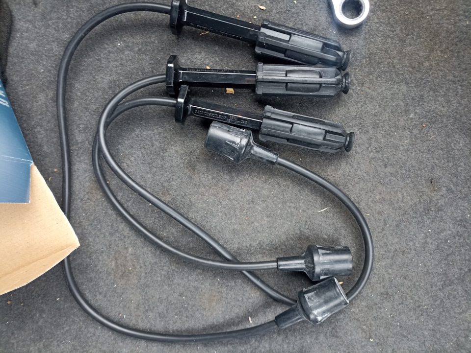 18. Высоковольтные провода — Mercedes-Benz S-Class (W140), 3,2 л, 1997 ...