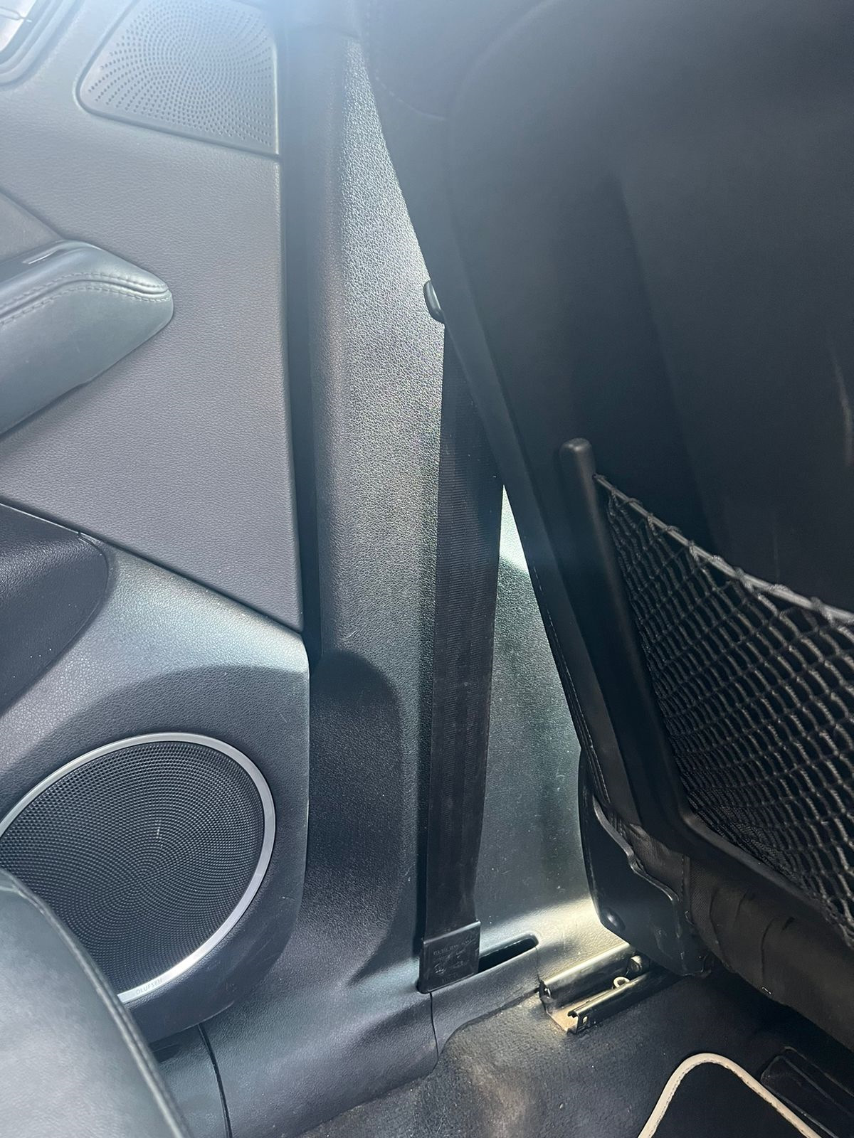 Audi Q5 8R. Пластик дверных проемов, клипсы. Клипсы дверей и подкрылок ...