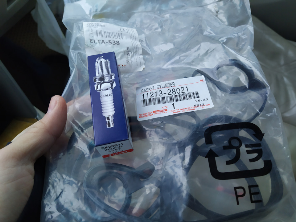 #63. Заехал поменять свечи… Блин🤣 — Toyota Camry (XV40), 2,4 л, 2006 ...