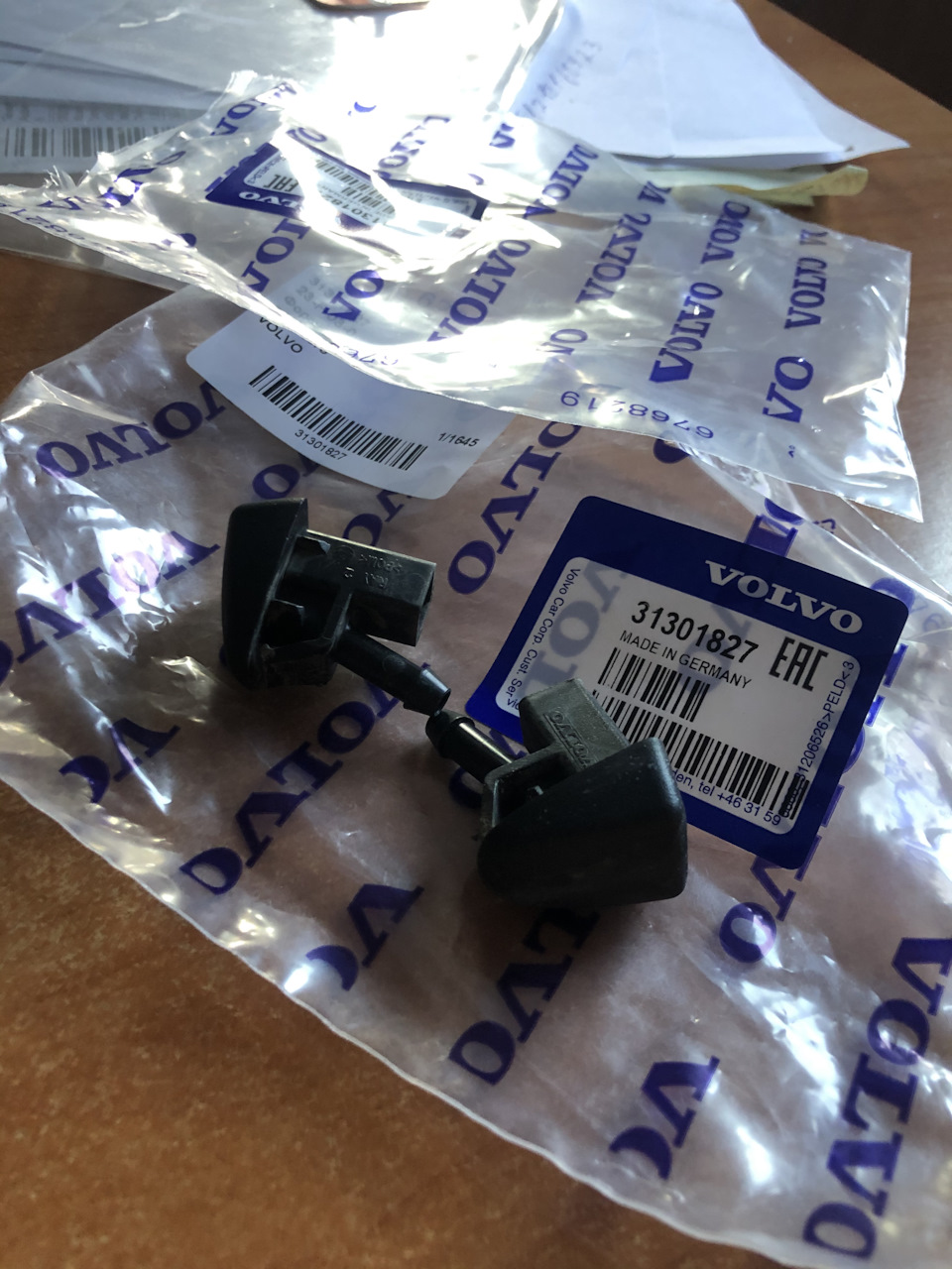 31301827 Форсунка омывателя лобового стекла Volvo | Запчасти на DRIVE2