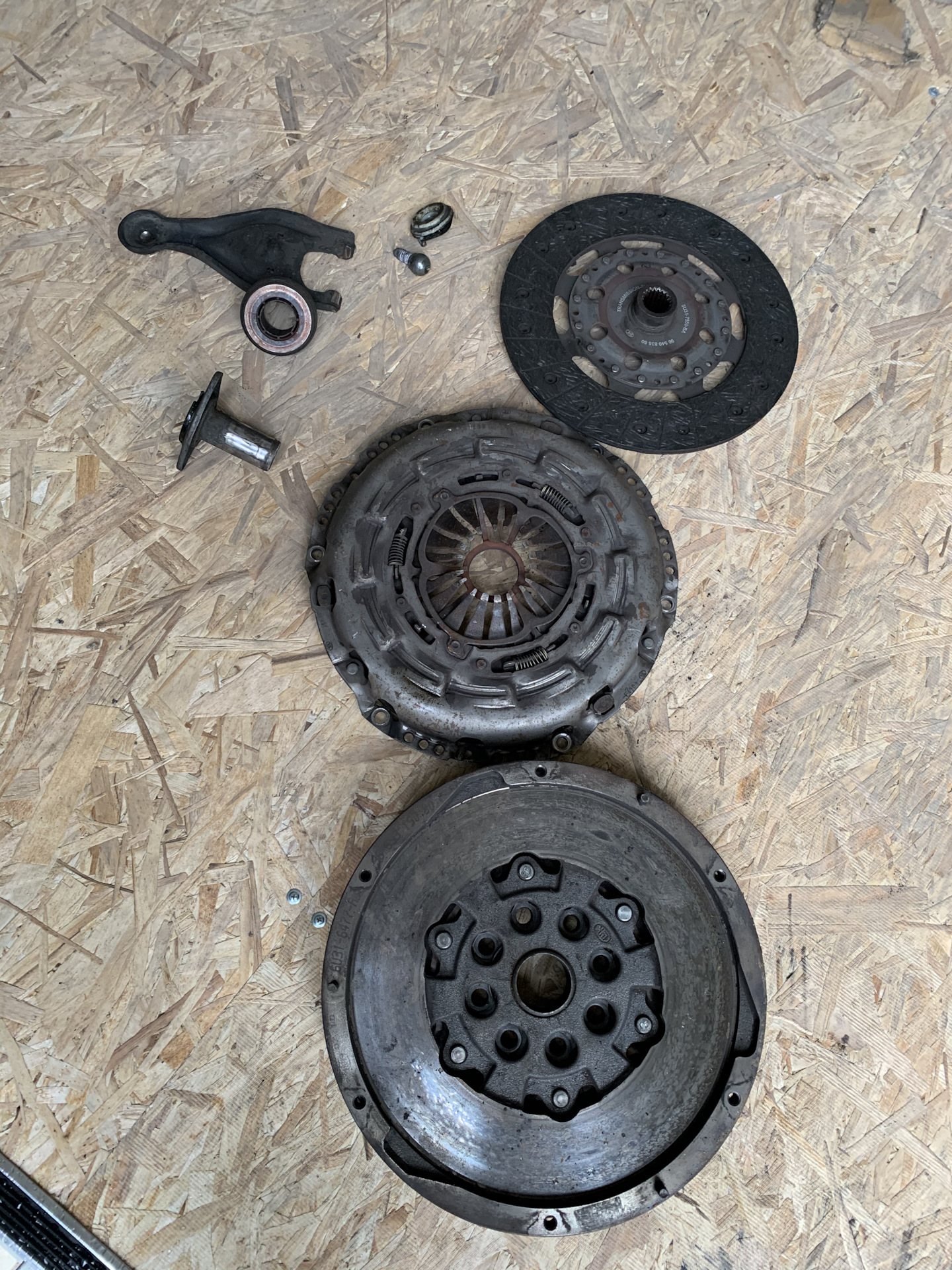 Замена маховика и комплекта сцепления. — Peugeot Boxer (2G), 2,2 л ...