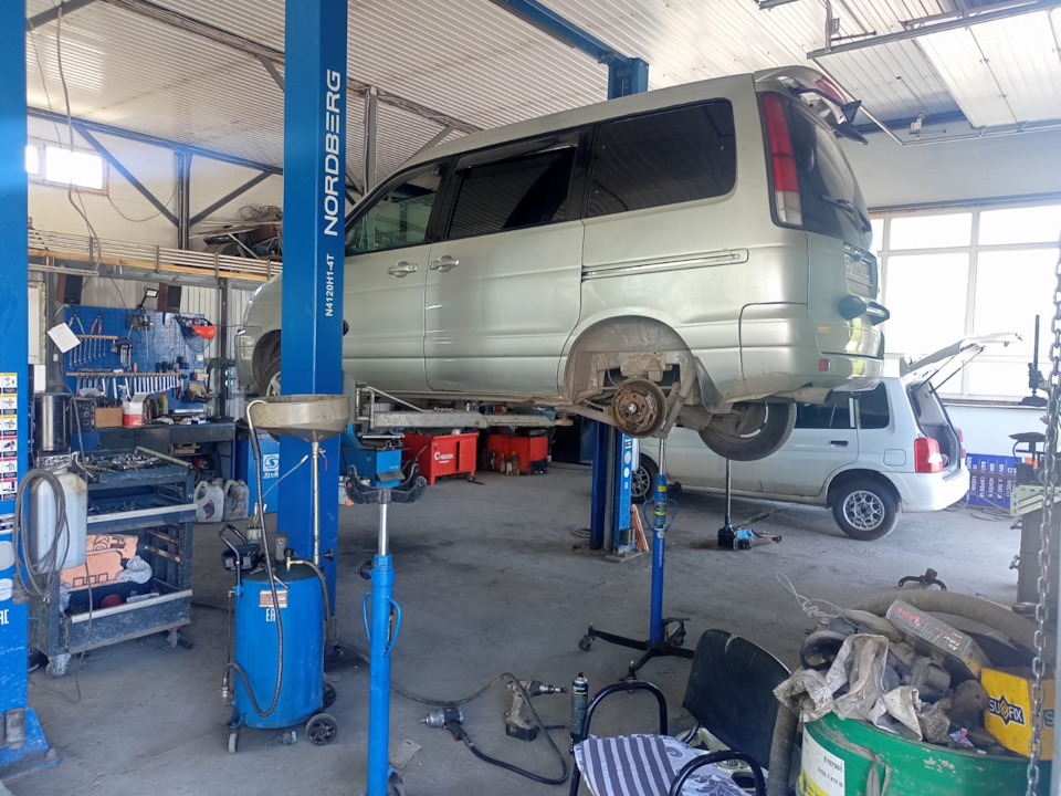 Замена подшипников полуосей — Toyota Town Ace Noah, 2 л, 2000 года ...