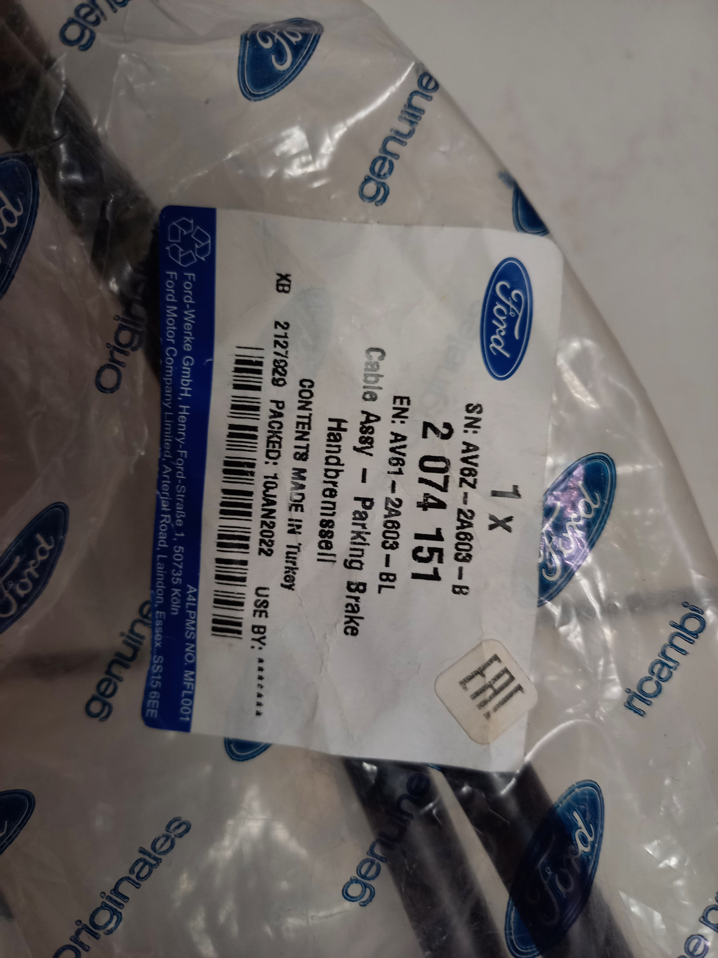 Замена троса стояночного тормоза — Ford Focus Sedan III, 1,6 л, 2011 ...