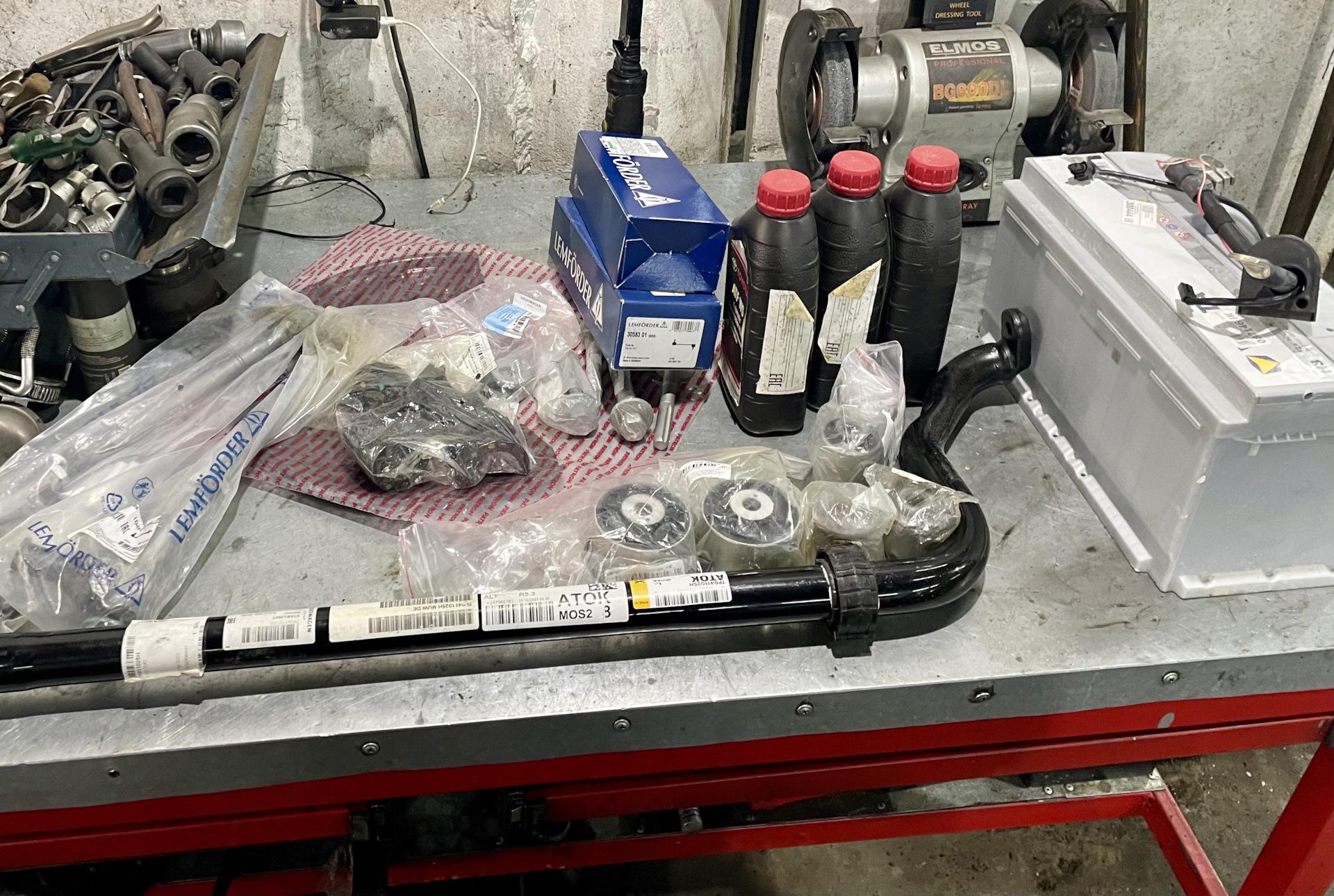 Замена стаба, стоек, втулок, аккума. — Volkswagen Touareg (2G), 3,6 л ...