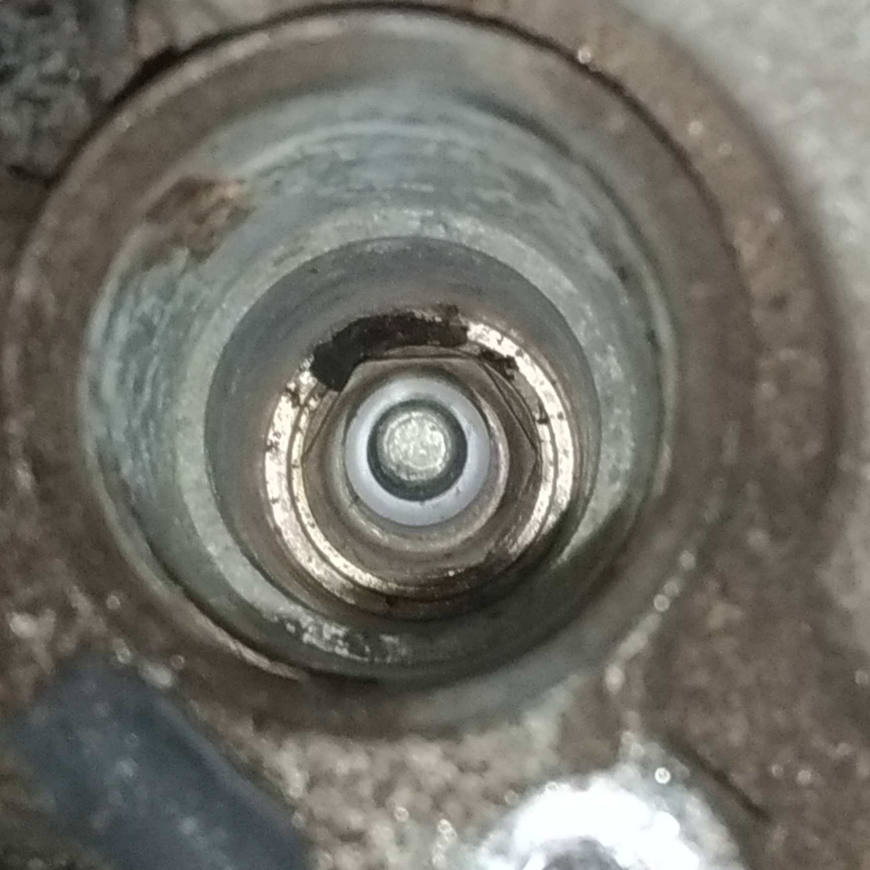 Замена наконечников и установка уплотнительных колец на катушеки ...