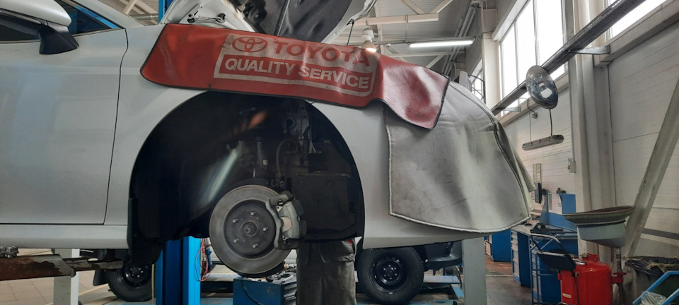 Замена опорников по гарантии — Toyota Camry (XV70), 2,5 л, 2019 года ...