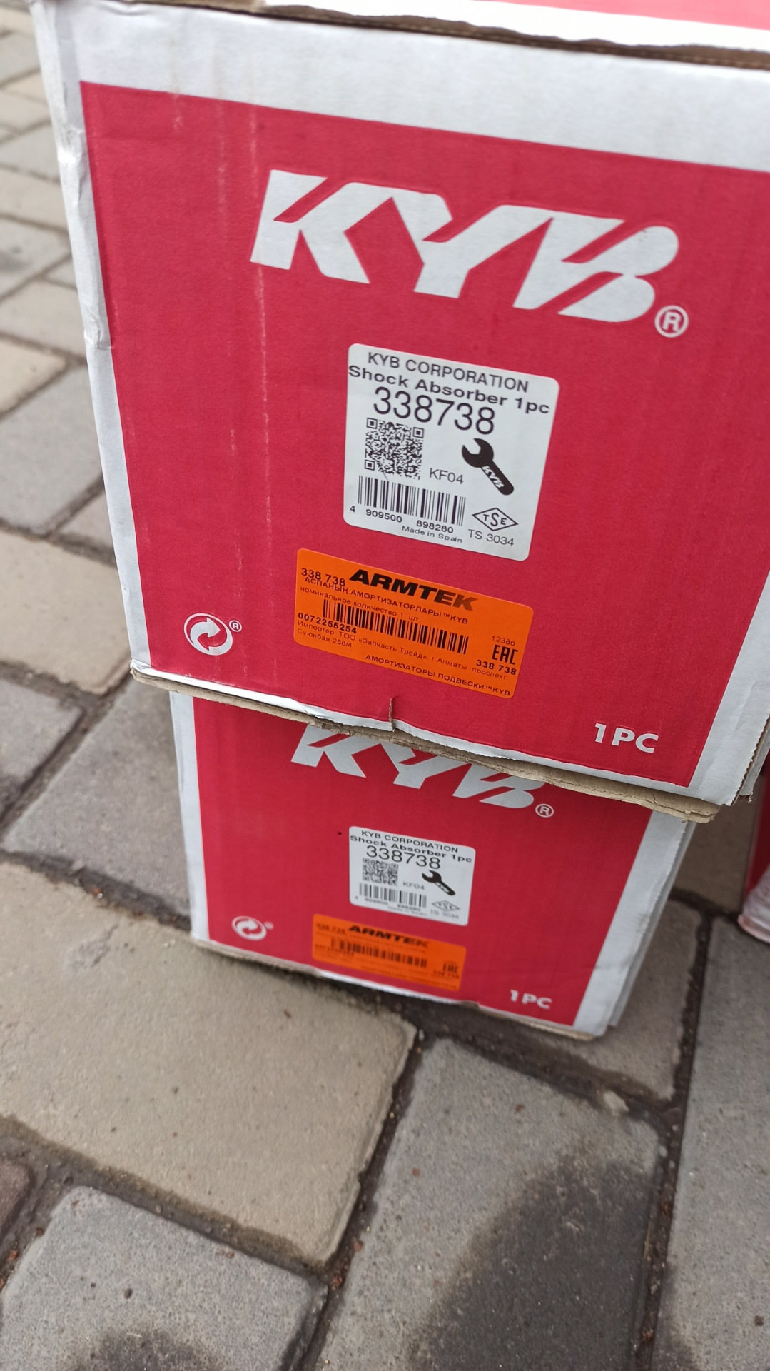 Замена амортизаторов Duster на Kayaba — Renault Duster (1G), 2 л, 2017 ...