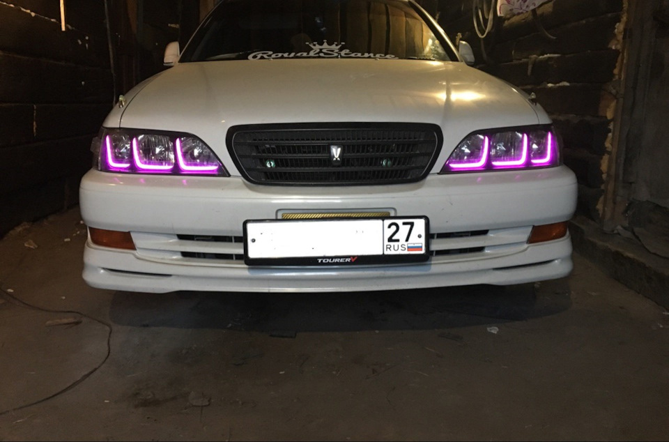 Toyota Cresta 100. Светодиодные глазки в трехсекционные фары — TAU tech ...