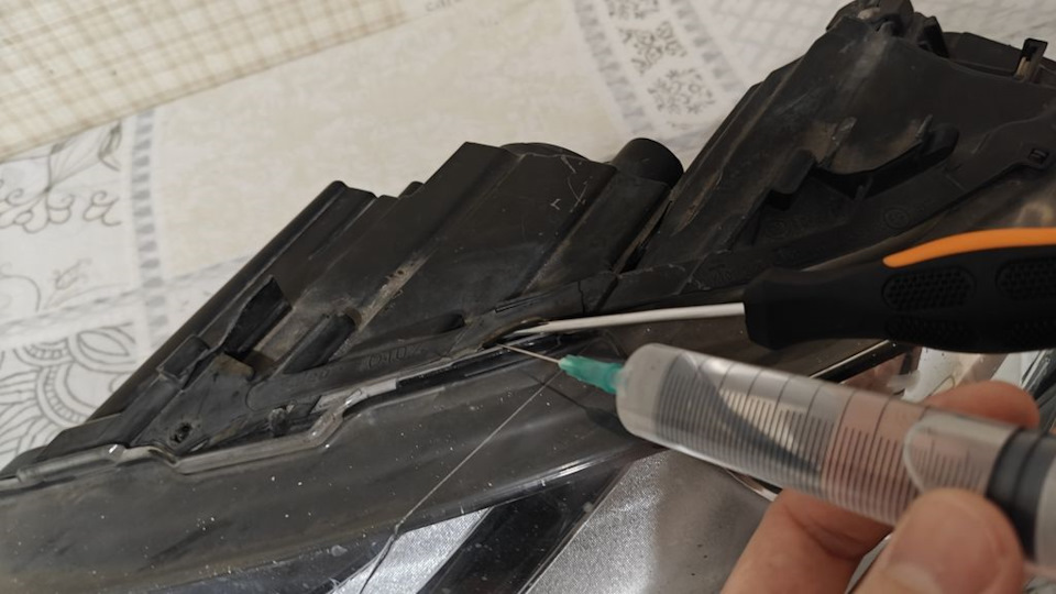 114. Фары Valeo 6R1941032D 6R1941031D — Volkswagen Polo Sedan, 1,6 л ...