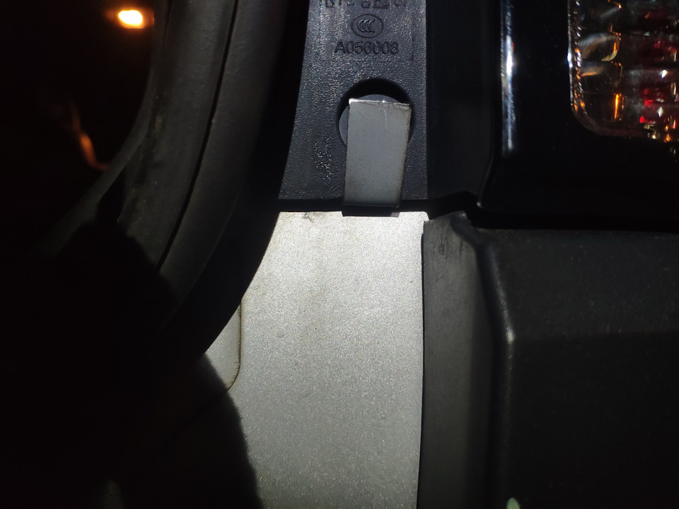 Защита фонарей от кражи — Land Rover Discovery III, 3,6 л, 2006 года ...