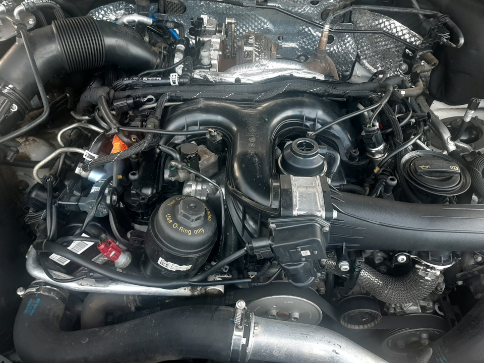 Антифриз в развале V6TDI CJMA. — Volkswagen Touareg (2G), 3 л, 2013 ...