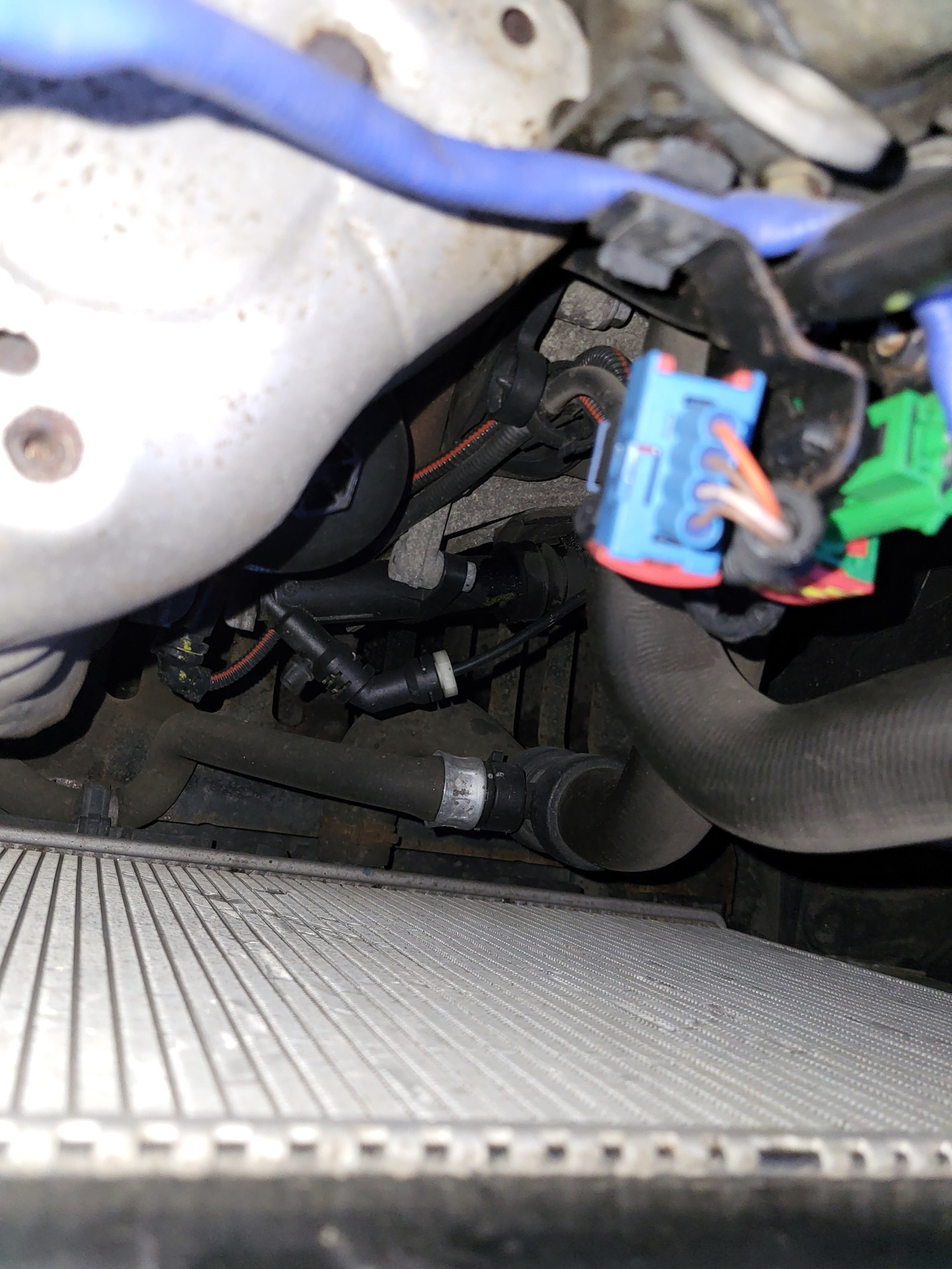 Замена рабочего цилиндра сцепления — Citroen C4 L, 1,6 л, 2014 года ...