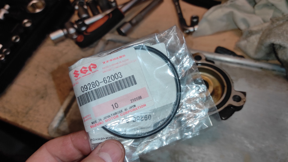 Замена прокладки кронштейна масляного фильтра. — Suzuki SX4 (1G), 1,6 л ...