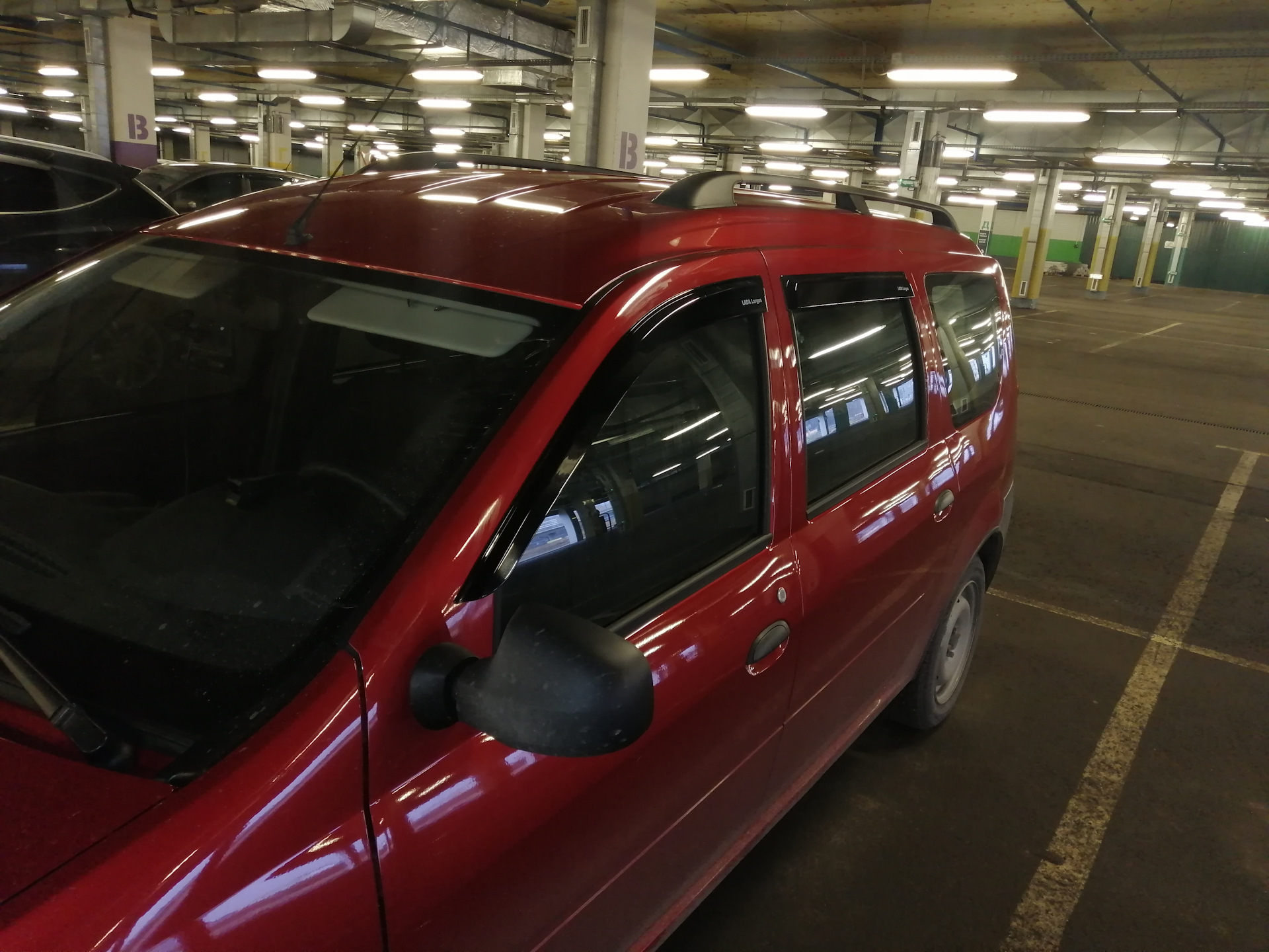 Дефлекторы окон — Lada Ларгус, 1,6 л, 2019 года | аксессуары | DRIVE2