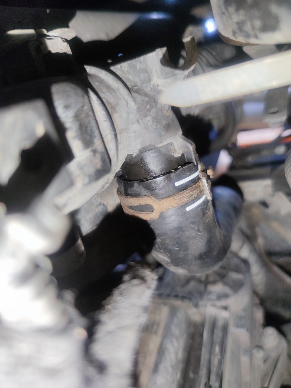 Не дожидаясь! Замена второго патрубка радиатора — Opel Astra H, 1,6 л ...