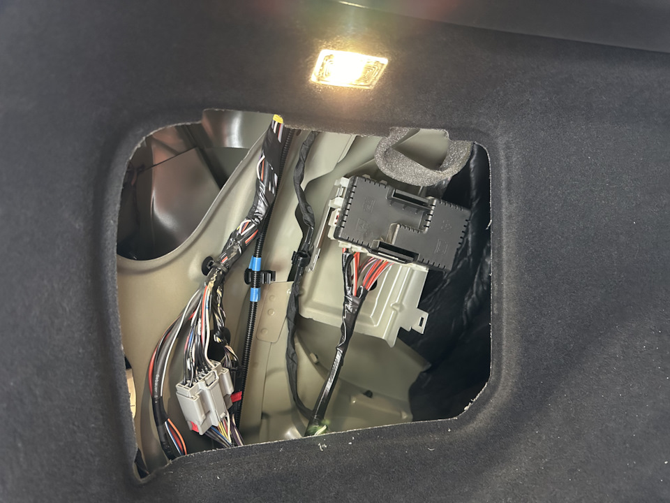 Замена свечей накала, доп подсветка, обратный клапан омывателя — Volvo ...