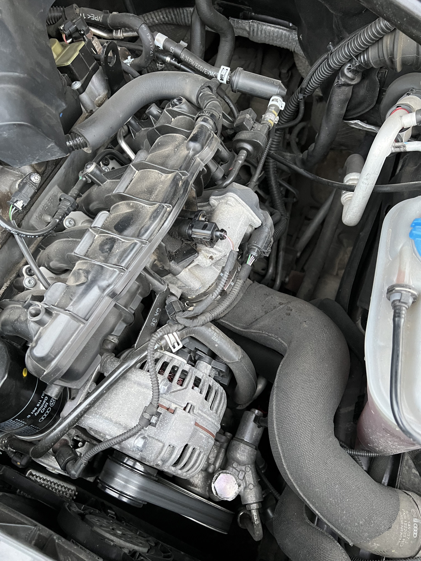 Замена датчика температуры воздуха на впуске, 2.0 CDNC! — Audi Q5 (1G ...