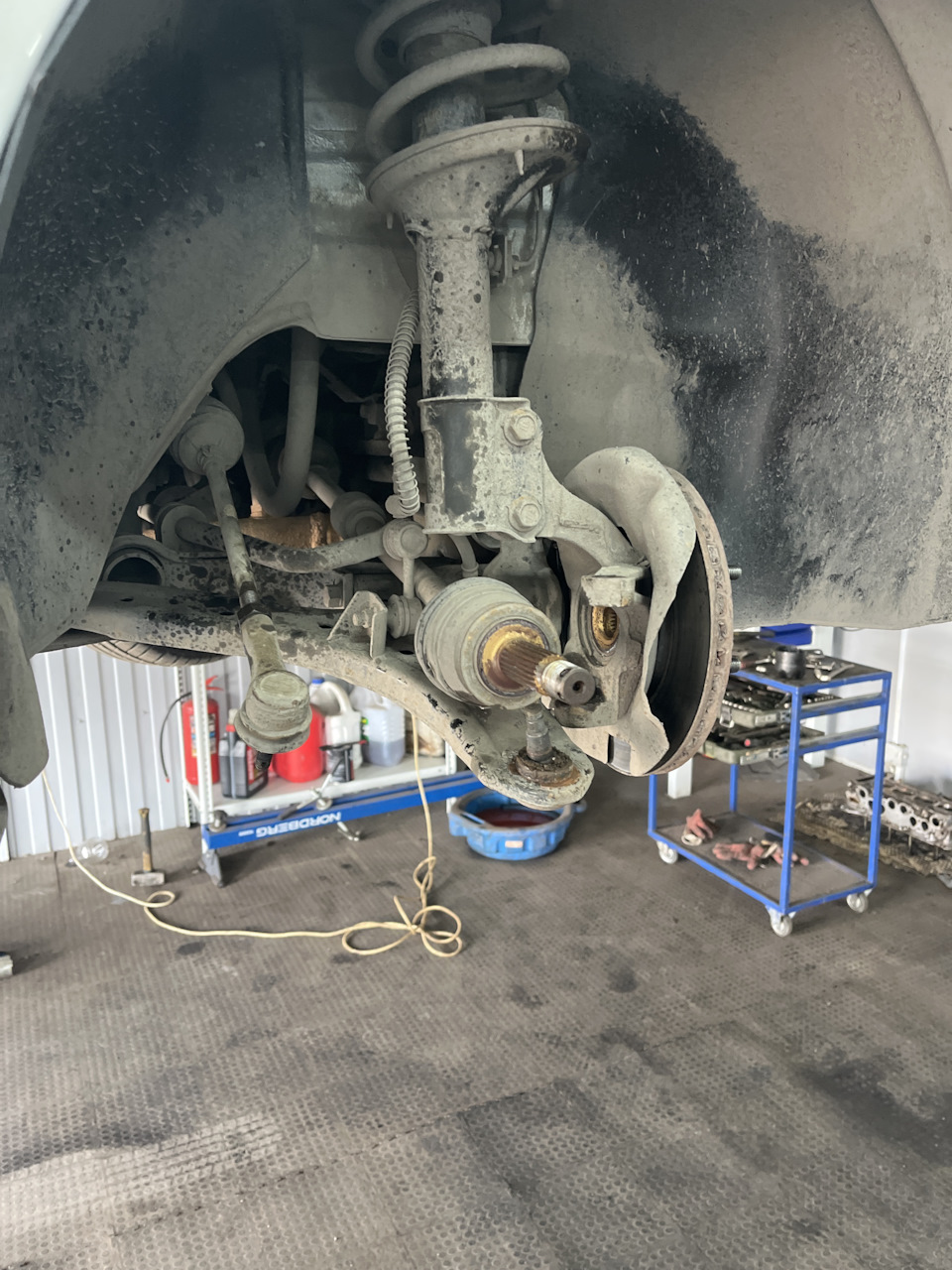 Замена шаровой правой и рулевой наконечник — Hyundai Accent (4G), 1,5 л ...
