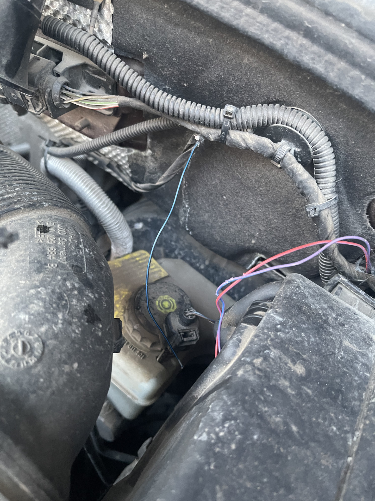 P0100 P2188 Обрыв ДМРВ — Audi Q3 (1G), 2 л, 2013 года | своими руками ...