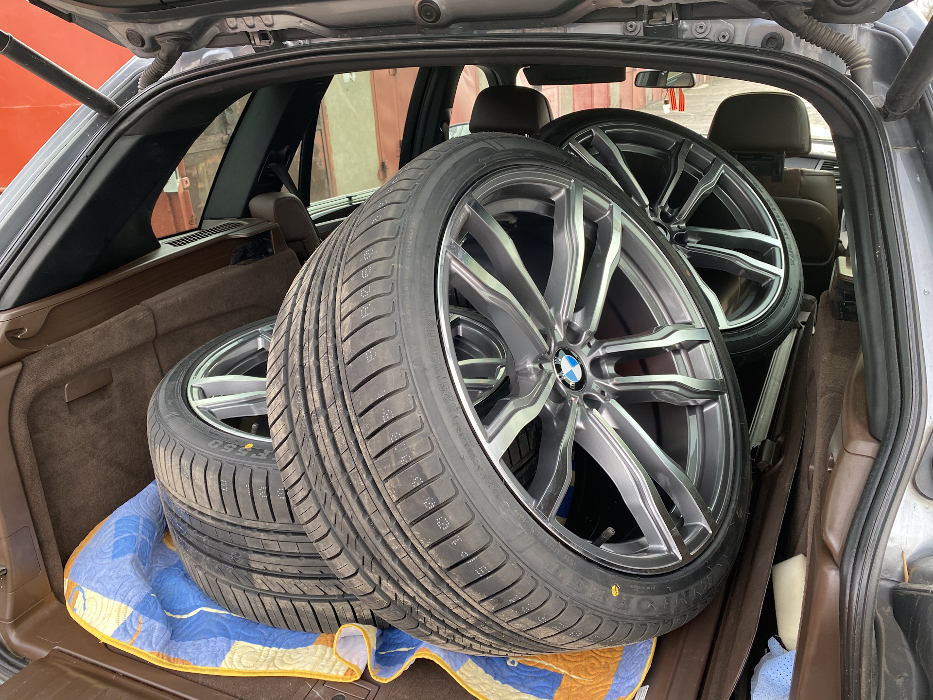 Тизер) R21 — BMW X5 (E70), 3 л, 2010 года | колёсные диски | DRIVE2