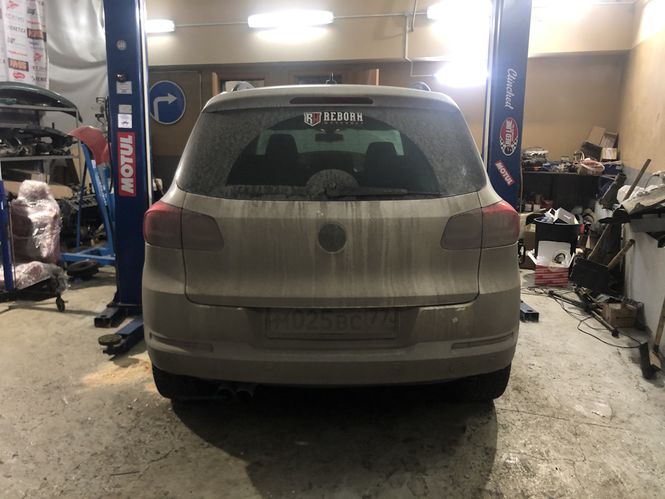 Второе ТО, первая замена лампочек — Volkswagen Tiguan (1G), 2 л, 2012 ...