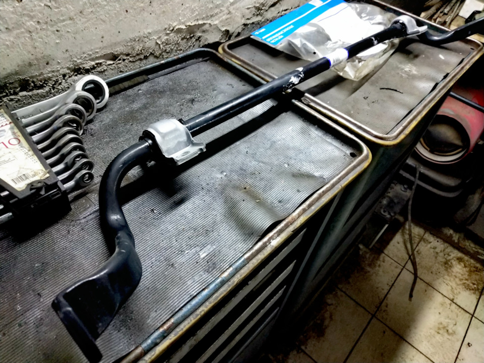 9492040 Втулка стабилизатора Volvo | Запчасти на DRIVE2