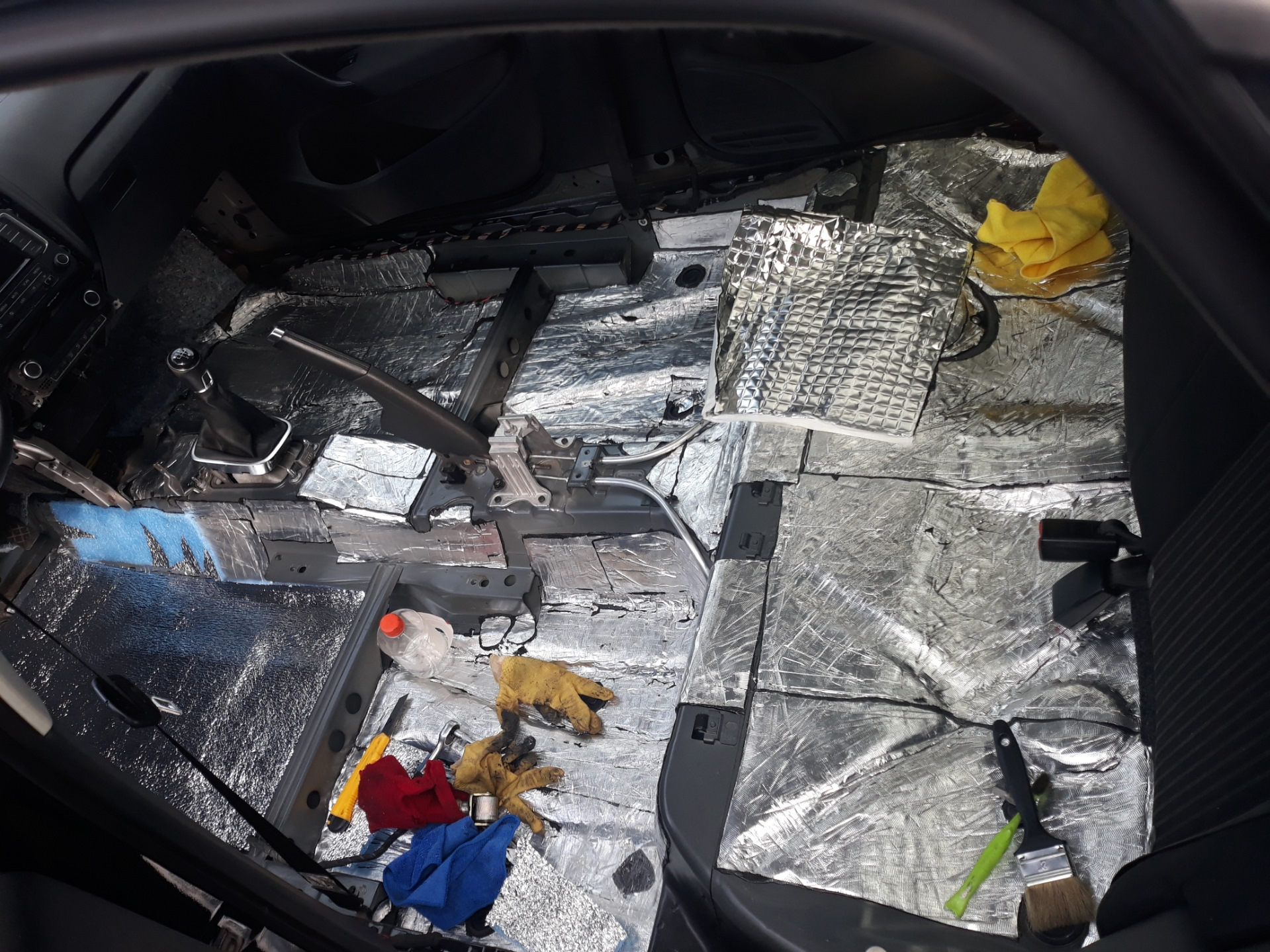 Внеплановая Шумоизоляция пола ! — Volkswagen Polo Sedan, 1,6 л, 2014 ...